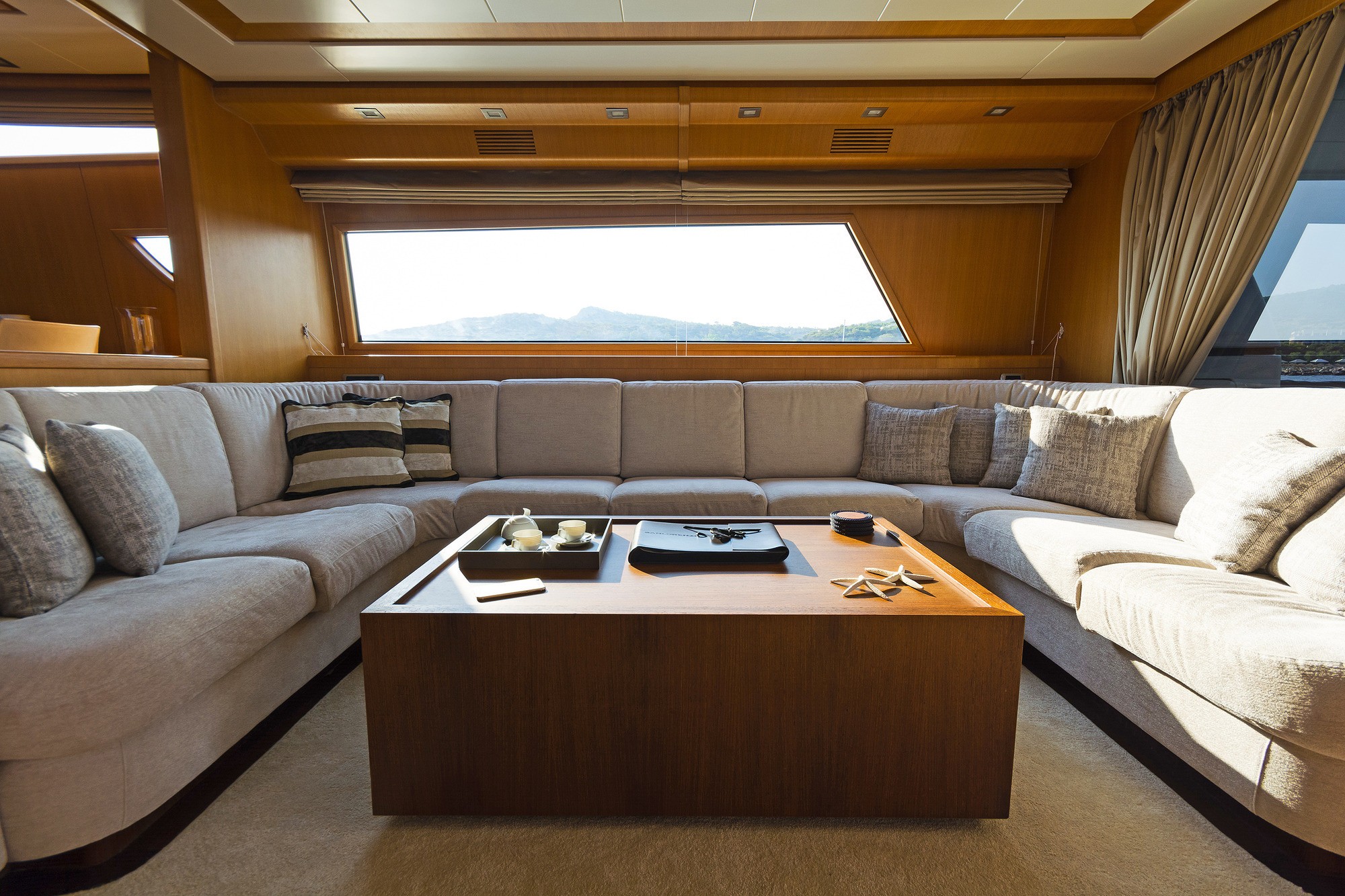 Yacht FOS, Sanlorenzo | CHARTERWORLD Luxury Superyacht Charters